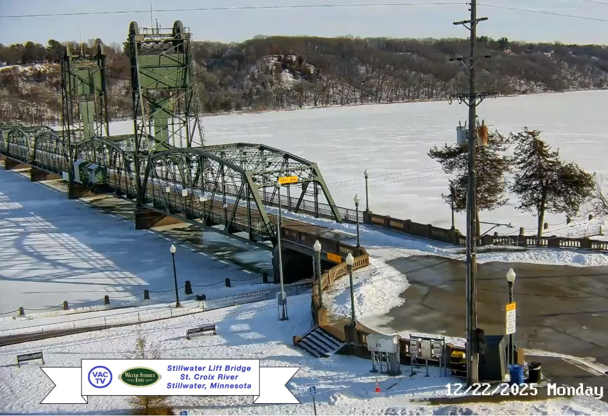 Detroit Webcam — Detroit River, Detroit, Michigan, USA, North America ...
